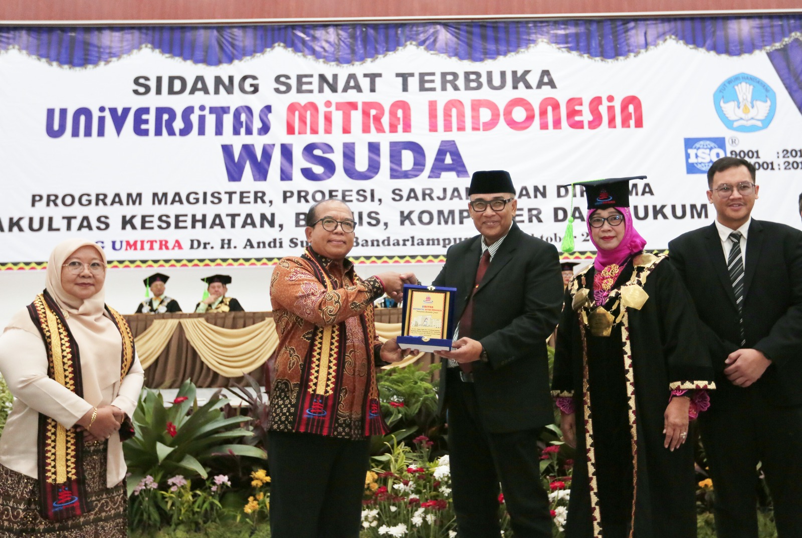 Pj. Gubernur Samsudin Hadiri Wisuda 673 Mahasiswa Umitra